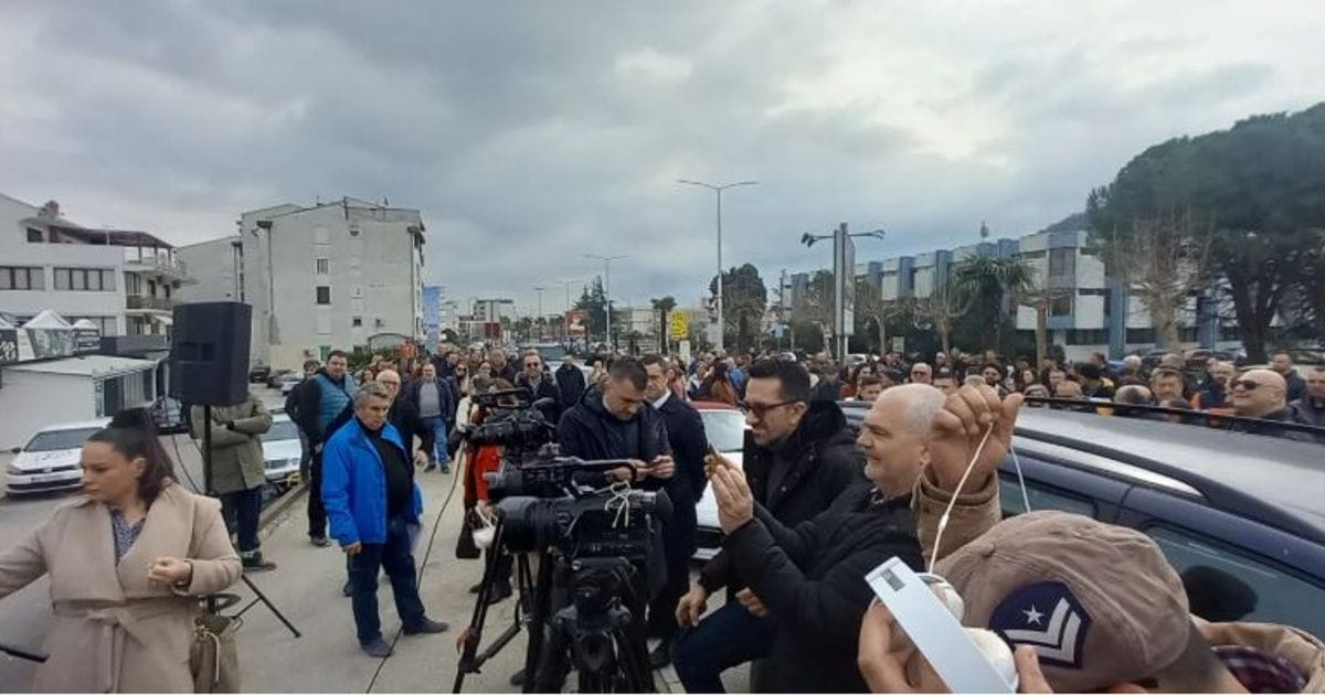 Ulcinj: Protest zbog tendera u zoni Morskog dobra, pljačka pod maskom ...