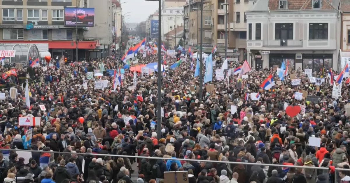 Žene u prvom redu protesta studenata u blokadi 8. marta